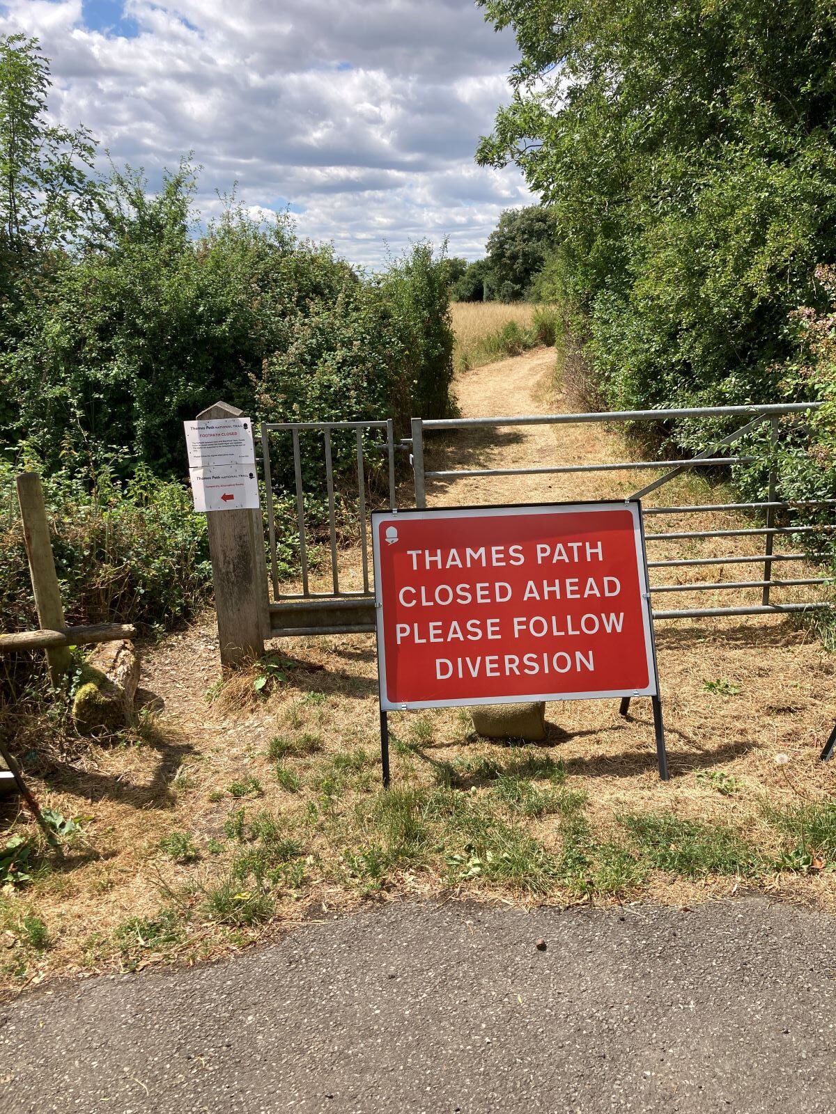 Plan and book your Thames Path walking itinerary